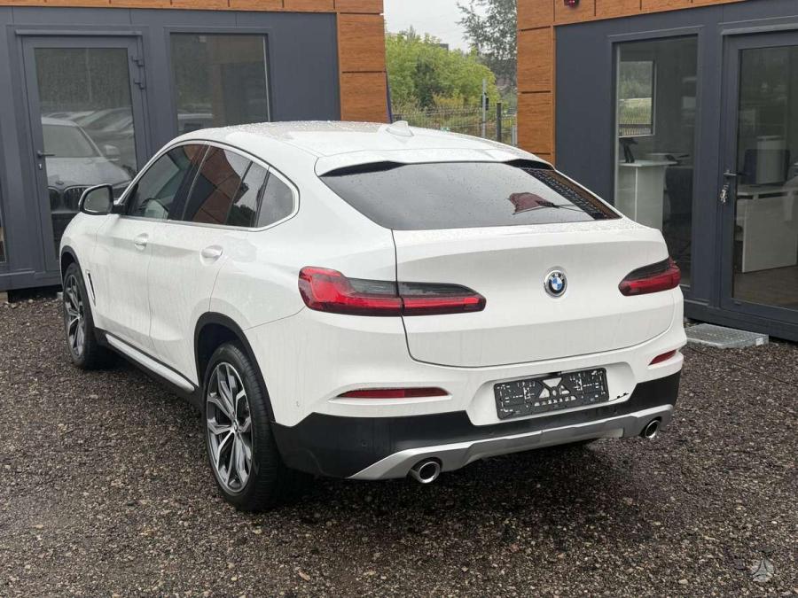 White BMW X4 2020 in Kaunas, with an engine capacity of 2.00 L and mileage of 135 thousand km for 29900 €, photo 6 on AUTOMOTO.COM.LV