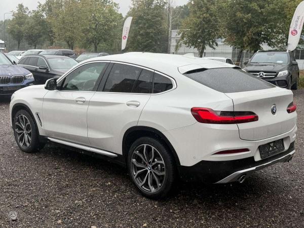 BMW X4 2020 in Kaunas on AUTOMOTO.COM.LV White BMW X4 2020 in Kaunas, with an engine capacity of 2.00 L and mileage of 135 thousand km for 29900 €, photo 7 on AUTOMOTO.COM.LV