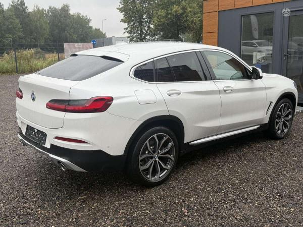 BMW X4 2020 in Kaunas on AUTOMOTO.COM.LV White BMW X4 2020 in Kaunas, with an engine capacity of 2.00 L and mileage of 135 thousand km for 29900 €, photo 10 on AUTOMOTO.COM.LV