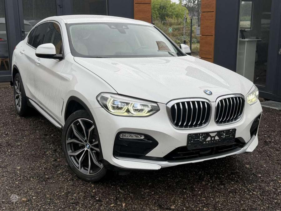 White BMW X4 2020 in Kaunas, with an engine capacity of 2.00 L and mileage of 135 thousand km for 29900 €, photo 11 on AUTOMOTO.COM.LV