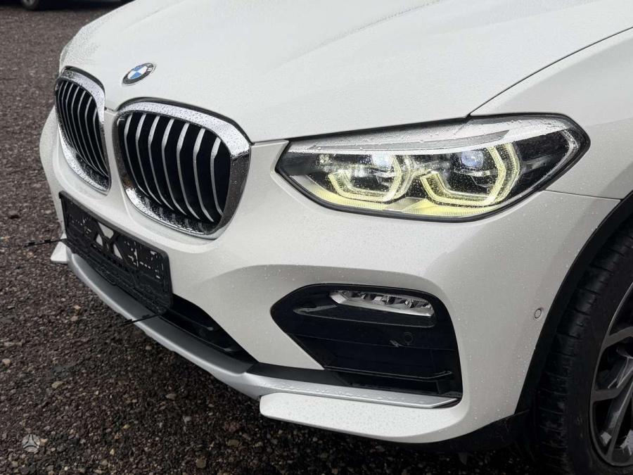 White BMW X4 2020 in Kaunas, with an engine capacity of 2.00 L and mileage of 135 thousand km for 29900 €, photo 13 on AUTOMOTO.COM.LV