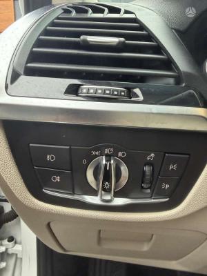 White BMW X4 2020 in Kaunas, with an engine capacity of 2.00 L and mileage of 135 thousand km for 29900 €, photo 32 on AUTOMOTO.COM.LV