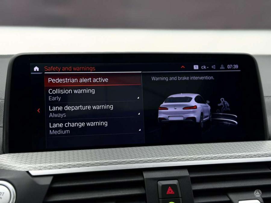 White BMW X4 2021 in Vilnius, with an engine capacity of 2.00 L and mileage of 58 thousand km for 36800 €, photo 28 on AUTOMOTO.COM.LV