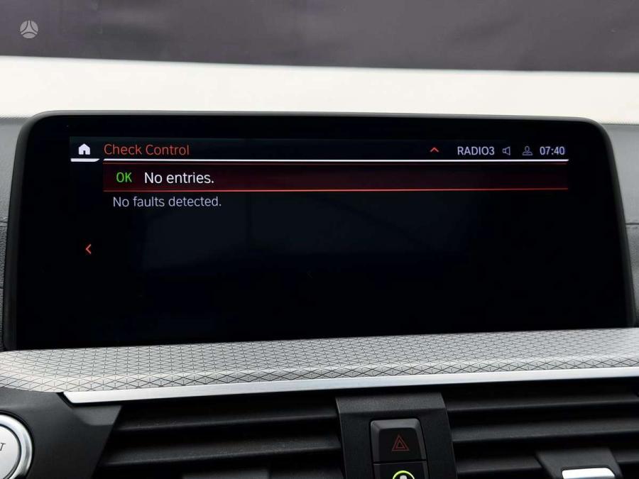 White BMW X4 2021 in Vilnius, with an engine capacity of 2.00 L and mileage of 58 thousand km for 36800 €, photo 29 on AUTOMOTO.COM.LV