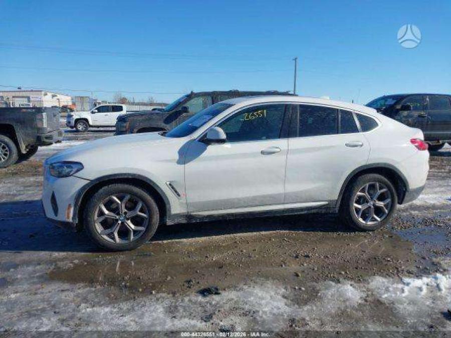 White BMW X4 2022 in Klaipeda, with an engine capacity of 2.00 L and mileage of 39 thousand km for 20000 €, photo 15 on AUTOMOTO.COM.LV
