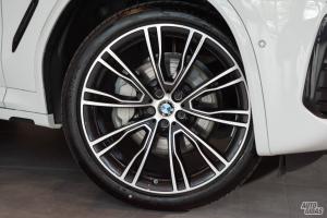 White BMW X4 2024 in Kaunas, with an engine capacity of 3.00 L and mileage of 82 thousand km for 51441 €, photo 10 on AUTOMOTO.COM.LV