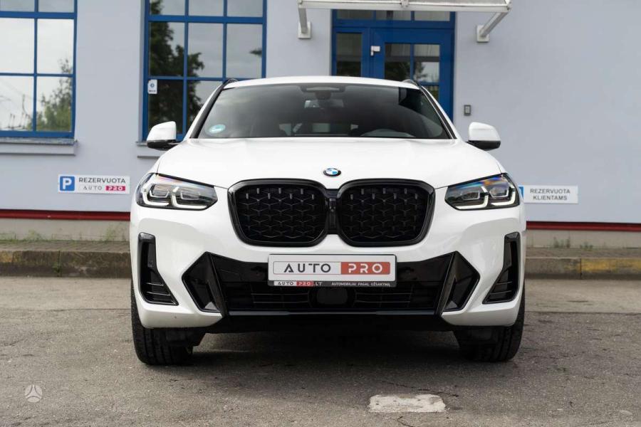 White BMW X4 2024 in Vilnius, with an engine capacity of 2.99 L and mileage of 37 thousand km for 54900 €, photo 3 on AUTOMOTO.COM.LV