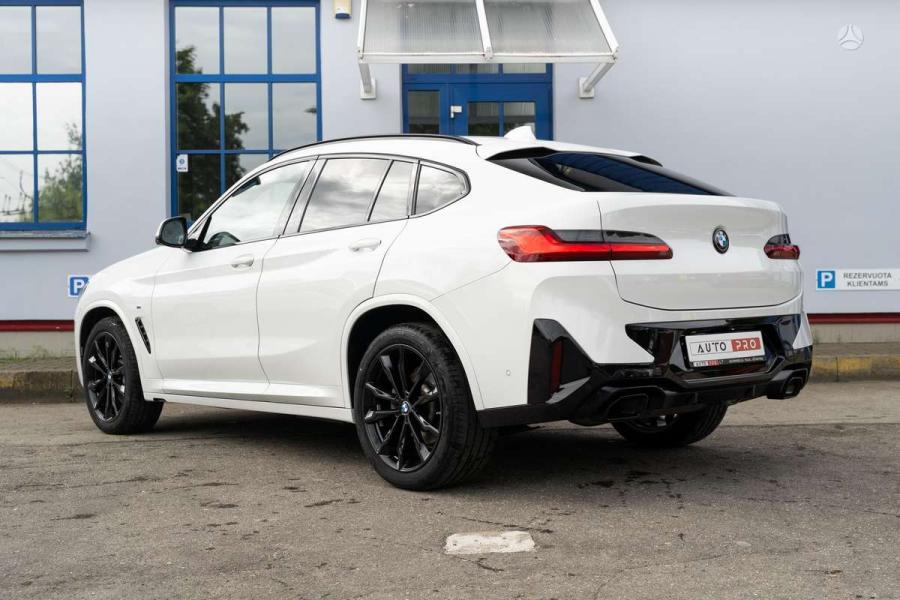 White BMW X4 2024 in Vilnius, with an engine capacity of 2.99 L and mileage of 37 thousand km for 54900 €, photo 9 on AUTOMOTO.COM.LV