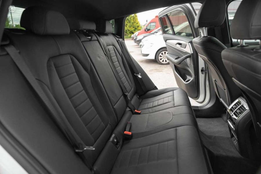 White BMW X4 2024 in Vilnius, with an engine capacity of 2.99 L and mileage of 37 thousand km for 54900 €, photo 37 on AUTOMOTO.COM.LV