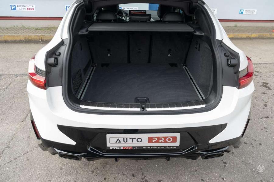 White BMW X4 2024 in Vilnius, with an engine capacity of 2.99 L and mileage of 37 thousand km for 54900 €, photo 40 on AUTOMOTO.COM.LV