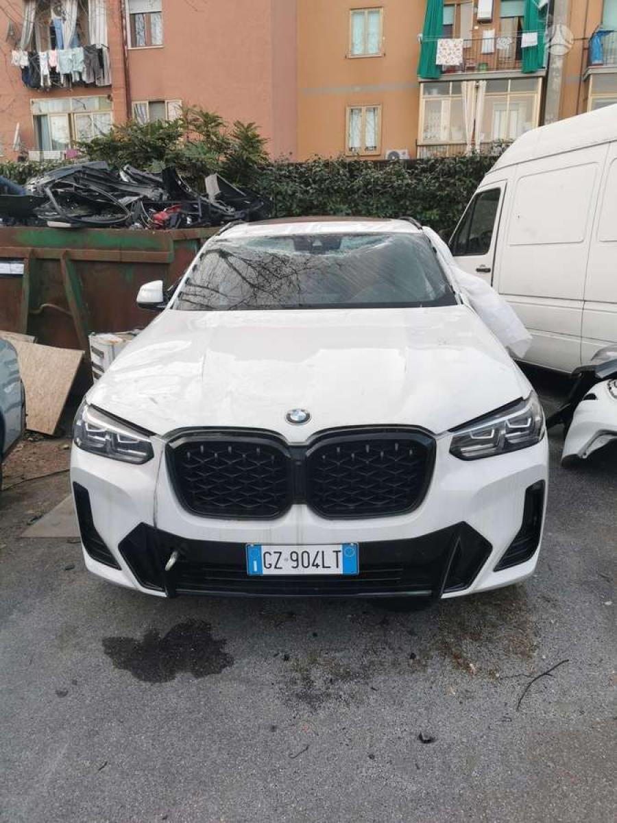 Balts BMW X4 2025 Gargždai, ar dzinēja tilpumu 0.00 L un nobraukumu 6 tūkst. km par 28900 €, foto 1 vietnē AUTOMOTO.COM.LV