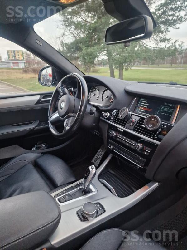White BMW X4 2016 in Riga, with an engine capacity of 2.00 L and mileage of 140 thousand km for 20000 €, photo 5 on AUTOMOTO.COM.LV