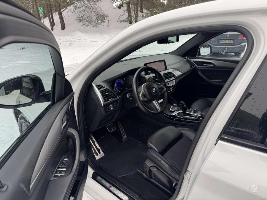 White BMW X4 2019 in Vilnius, with an engine capacity of 2.00 L and mileage of 275 thousand km for 23499 €, photo 9 on AUTOMOTO.COM.LV