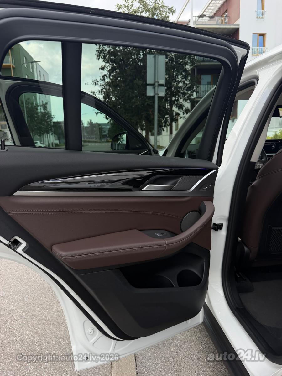 Balts BMW X4 2020 Tallina, ar dzinēja tilpumu 2.00 L un nobraukumu 49 tūkst. km par 37990 €, foto 14 vietnē AUTOMOTO.COM.LV