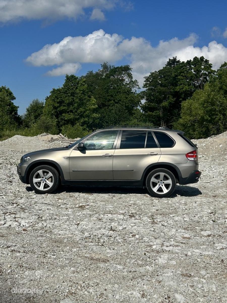 Smilšu krāsa BMW X5 2008 Jehvi, ar dzinēja tilpumu 0.21 L un nobraukumu 297 tūkst. km par 10500 €, foto 20 vietnē AUTOMOTO.COM.LV