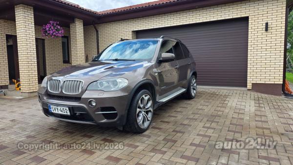 Smilšu krāsa BMW X5 2010 Tartu, ar dzinēja tilpumu 3.00 L un nobraukumu 396 tūkst. km par 10900 €, foto 1 vietnē AUTOMOTO.COM.LV