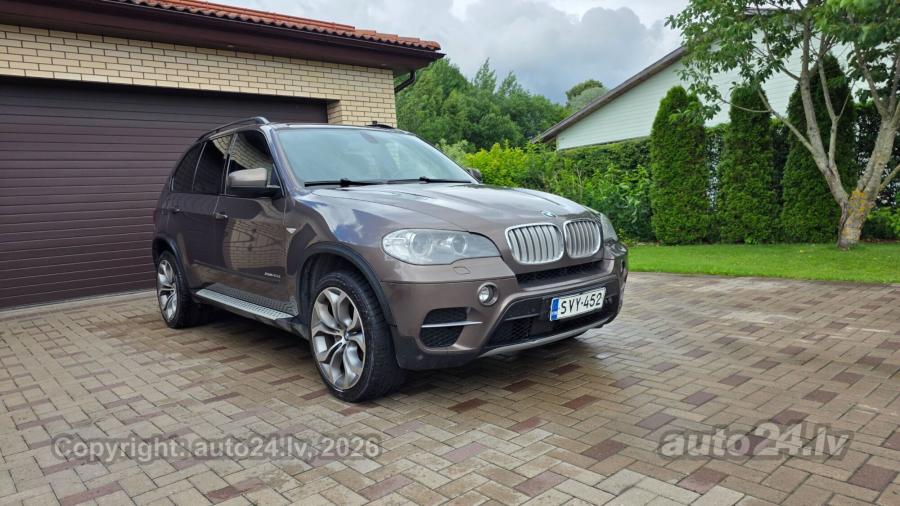 Smilšu krāsa BMW X5 2010 Tartu, ar dzinēja tilpumu 3.00 L un nobraukumu 396 tūkst. km par 10900 €, foto 3 vietnē AUTOMOTO.COM.LV