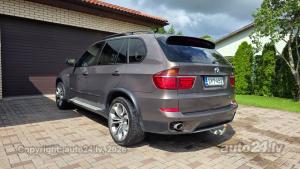 Smilšu krāsa BMW X5 2010 Tartu, ar dzinēja tilpumu 3.00 L un nobraukumu 396 tūkst. km par 10900 €, foto 4 vietnē AUTOMOTO.COM.LV