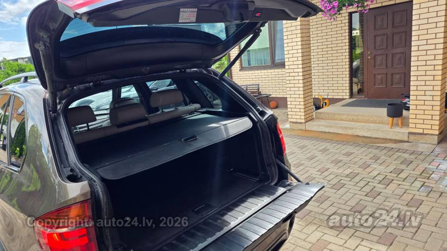 Smilšu krāsa BMW X5 2010 Tartu, ar dzinēja tilpumu 3.00 L un nobraukumu 396 tūkst. km par 10900 €, foto 15 vietnē AUTOMOTO.COM.LV