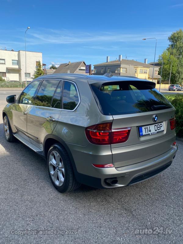 Beige BMW X5 2011 in Tallinn, with an engine capacity of 3.00 L and mileage of 303 thousand km for 10500 €, photo 1 on AUTOMOTO.COM.LV
