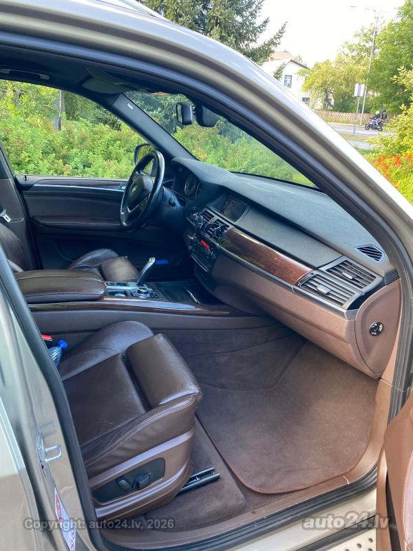 Beige BMW X5 2011 in Tallinn, with an engine capacity of 3.00 L and mileage of 303 thousand km for 10500 €, photo 4 on AUTOMOTO.COM.LV