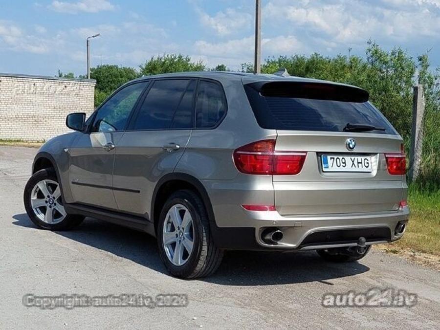 Smilšu krāsa BMW X5 2011 Tallina, ar dzinēja tilpumu 3.00 L un nobraukumu 311 tūkst. km par 11500 €, foto 5 vietnē AUTOMOTO.COM.LV