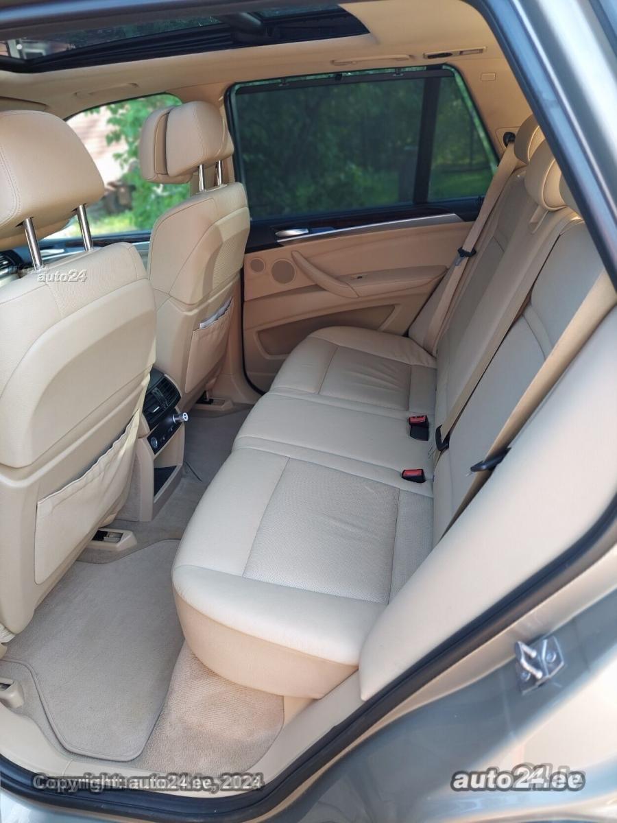 Smilšu krāsa BMW X5 2011 Tallina, ar dzinēja tilpumu 3.00 L un nobraukumu 311 tūkst. km par 11500 €, foto 8 vietnē AUTOMOTO.COM.LV