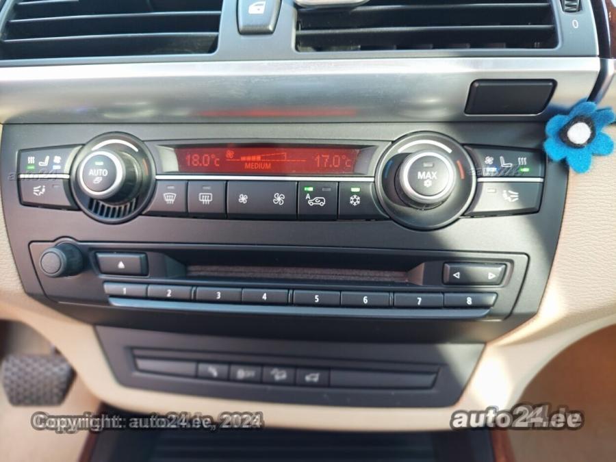 Smilšu krāsa BMW X5 2011 Tallina, ar dzinēja tilpumu 3.00 L un nobraukumu 311 tūkst. km par 11500 €, foto 13 vietnē AUTOMOTO.COM.LV