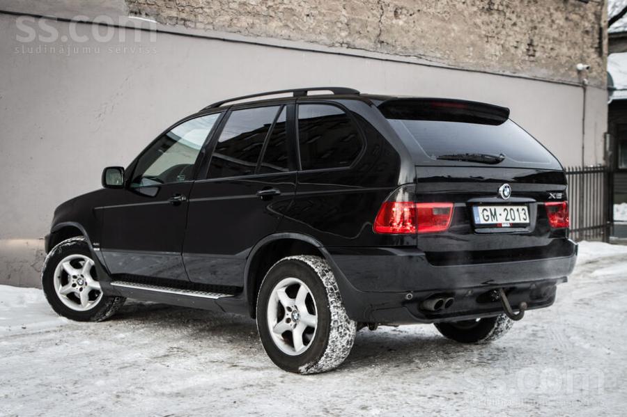 Black BMW X5 2000 in Riga, with an engine capacity of 4.40 L and mileage of 301 thousand km for 4600 €, photo 4 on AUTOMOTO.COM.LV