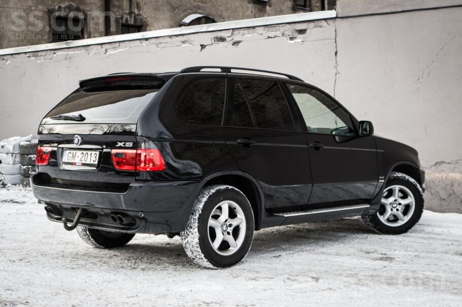 Black BMW X5 2000 in Riga, with an engine capacity of 4.40 L and mileage of 301 thousand km for 4600 €, photo 6 on AUTOMOTO.COM.LV