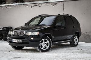 Melns BMW X5 2000 Rīga, ar dzinēja tilpumu 4.40 L un nobraukumu 301 tūkst. km par 3990 €, foto 4 vietnē AUTOMOTO.COM.LV