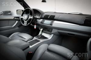 Melns BMW X5 2000 Rīga, ar dzinēja tilpumu 4.40 L un nobraukumu 301 tūkst. km par 3990 €, foto 9 vietnē AUTOMOTO.COM.LV