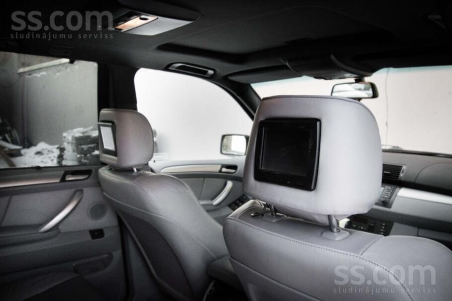 Melns BMW X5 2000 Rīga, ar dzinēja tilpumu 4.40 L un nobraukumu 301 tūkst. km par 3990 €, foto 10 vietnē AUTOMOTO.COM.LV