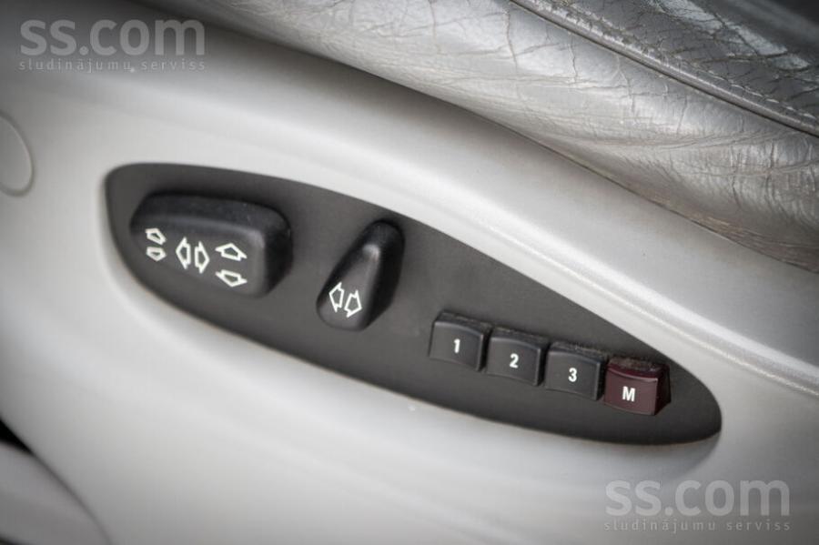 Melns BMW X5 2000 Rīga, ar dzinēja tilpumu 4.40 L un nobraukumu 301 tūkst. km par 3990 €, foto 12 vietnē AUTOMOTO.COM.LV