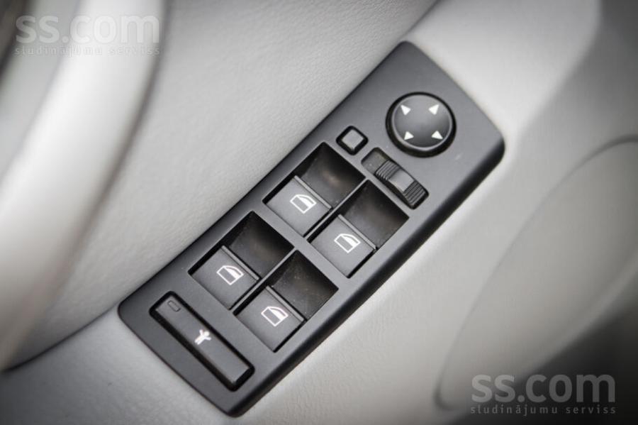 Melns BMW X5 2000 Rīga, ar dzinēja tilpumu 4.40 L un nobraukumu 301 tūkst. km par 3990 €, foto 13 vietnē AUTOMOTO.COM.LV
