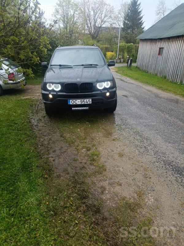 Black BMW X5 2001 in Riga, with an engine capacity of 3.00 L and mileage of 400 thousand km for 6200 €, photo 2 on AUTOMOTO.COM.LV