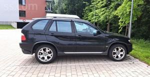 Black BMW X5 2001 in Riga, with an engine capacity of 3.00 L and mileage of 420 thousand km for 2500 €, photo 3 on AUTOMOTO.COM.LV