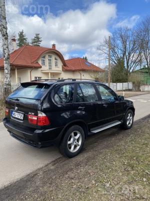 Black BMW X5 2001 in Riga, with an engine capacity of 4.40 L and mileage of 450 thousand km for 5200 €, photo 3 on AUTOMOTO.COM.LV