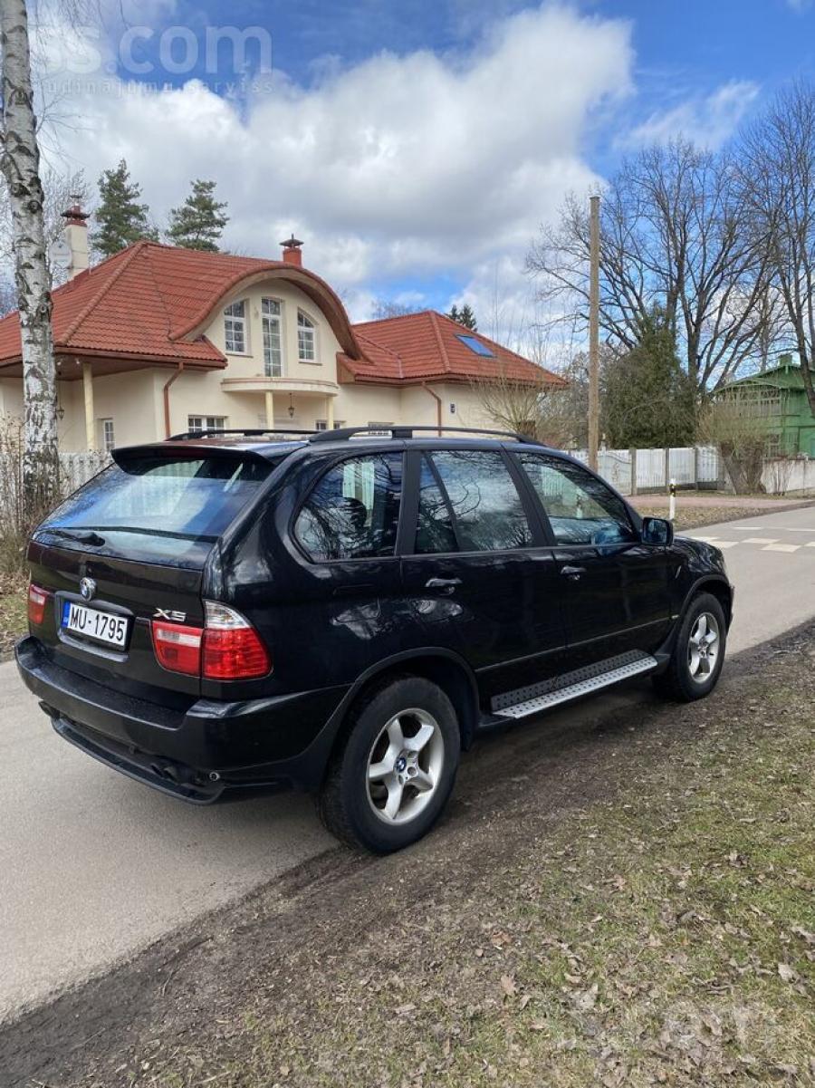 Black BMW X5 2001 in Riga, with an engine capacity of 4.40 L and mileage of 450 thousand km for 5200 €, photo 3 on AUTOMOTO.COM.LV