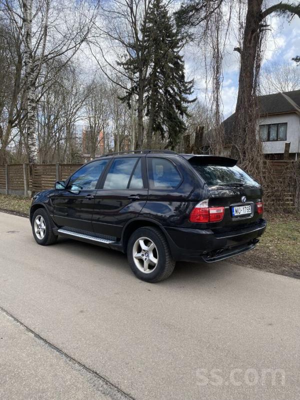 Melns BMW X5 2001 Rīga, ar dzinēja tilpumu 4.40 L un nobraukumu 450 tūkst. km par 5200 €, foto 4 vietnē AUTOMOTO.COM.LV