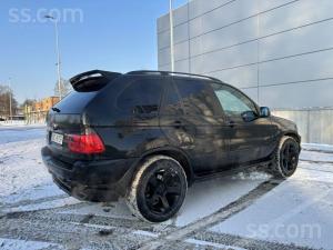 Black BMW X5 2001 in Riga, with an engine capacity of 3.00 L and mileage of 0 thousand km for 2850 €, photo 4 on AUTOMOTO.COM.LV