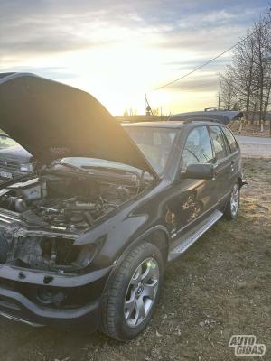 Melns BMW X5 2001 Joniškis, ar dzinēja tilpumu 4.40 L un nobraukumu 371 tūkst. km par 2300 €, foto 4 vietnē AUTOMOTO.COM.LV