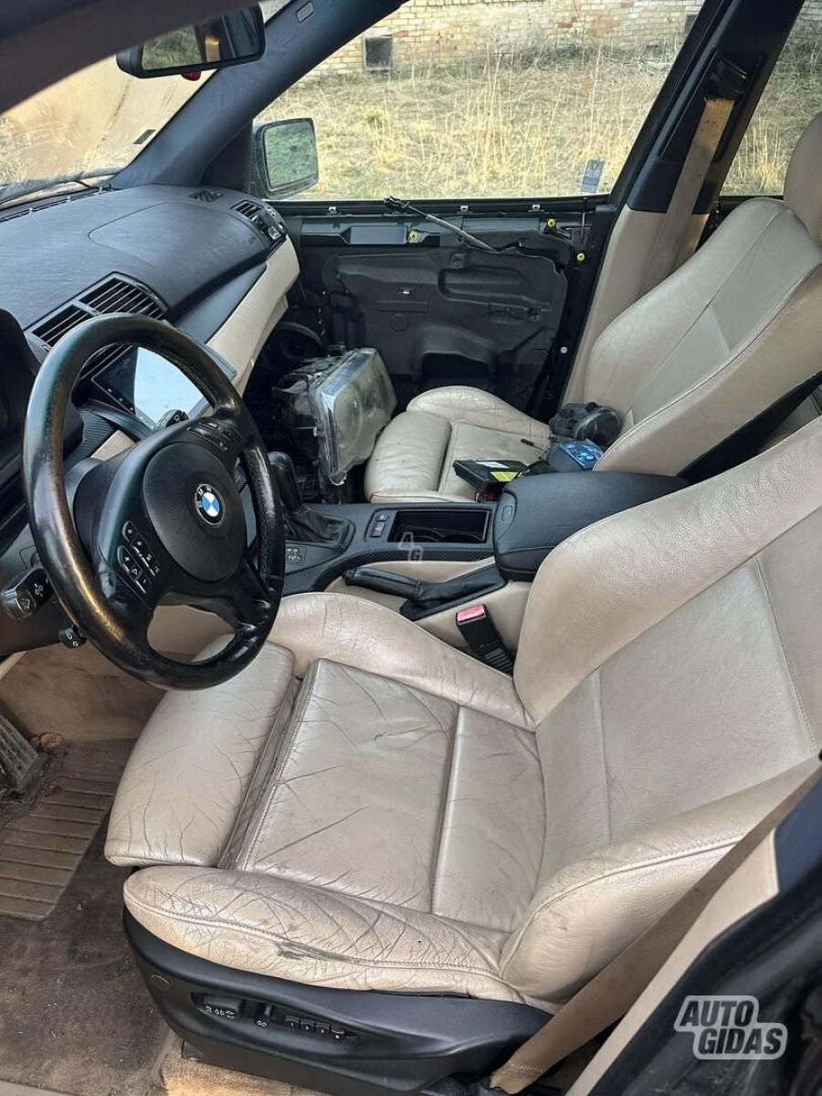 Melns BMW X5 2001 Joniškis, ar dzinēja tilpumu 4.40 L un nobraukumu 371 tūkst. km par 2300 €, foto 8 vietnē AUTOMOTO.COM.LV
