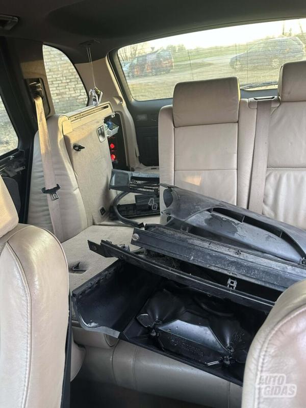 Melns BMW X5 2001 Joniškis, ar dzinēja tilpumu 4.40 L un nobraukumu 371 tūkst. km par 2300 €, foto 9 vietnē AUTOMOTO.COM.LV