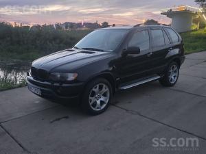 Melns BMW X5 2001 Daugavpils, ar dzinēja tilpumu 3.00 L un nobraukumu 285 tūkst. km par 4100 €, foto  vietnē AUTOMOTO.COM.LV