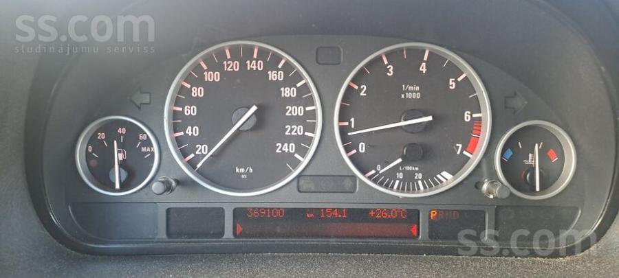 Black BMW X5 2001 in Riga, with an engine capacity of 3.00 L and mileage of 369 thousand km for 3870 €, photo 6 on AUTOMOTO.COM.LV