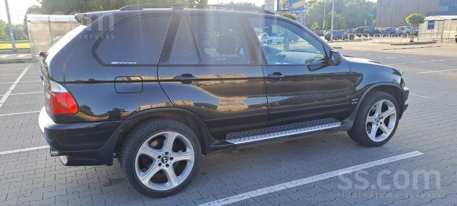 Black BMW X5 2001 in Riga, with an engine capacity of 3.00 L and mileage of 369 thousand km for 3870 €, photo 9 on AUTOMOTO.COM.LV