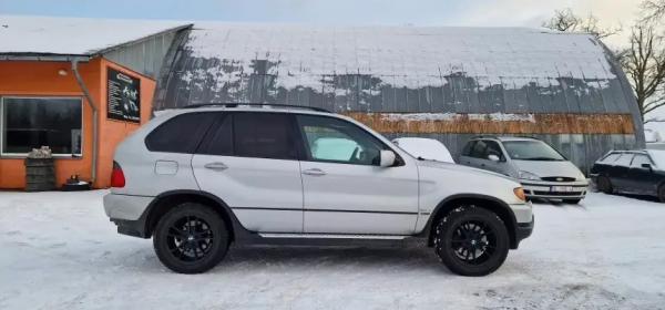 Melns BMW X5 2001 Valmiera, ar dzinēja tilpumu 3.00 L un nobraukumu 347 tūkst. km par 3650 €, foto 2 vietnē AUTOMOTO.COM.LV