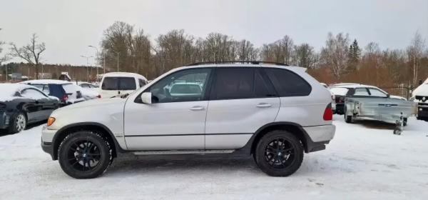 Melns BMW X5 2001 Valmiera, ar dzinēja tilpumu 3.00 L un nobraukumu 347 tūkst. km par 3650 €, foto 5 vietnē AUTOMOTO.COM.LV