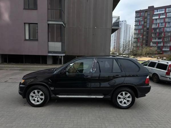 Melns BMW X5 2001 Rīga, ar dzinēja tilpumu 3.00 L un nobraukumu 337 tūkst. km par 2990 €, foto 2 vietnē AUTOMOTO.COM.LV